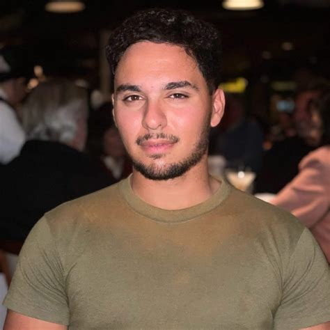 Peafowl Mailnuo Medium