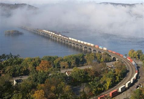 사진공간 기차가 있는 풍경