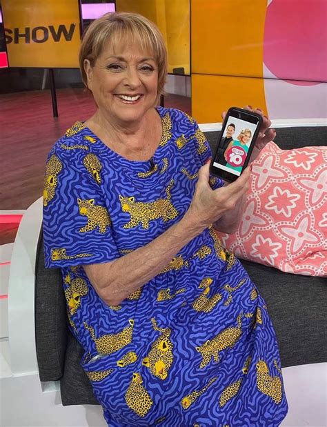 Denise Drysdales Brutal Fall On Holey Moley Fashion Central Uk
