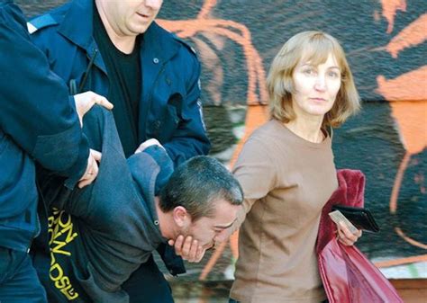 Полицаи спасиха самоубиец