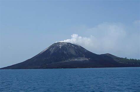 Satellite Data Analysis Reveals Warning Signs That Foreshadowed A Volcanic Eruption And Tsunami