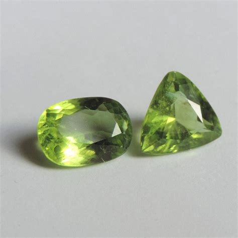 two peridot 4 4 carats pt14 etsy me 3lvc5lx gemstones peridot gemstone peridot