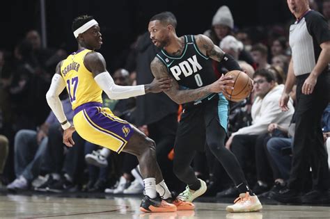 Nba Damian Lillard Fires 40 Blazers Blitz Lebron Less Lakers