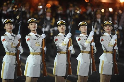 国际军乐节开幕 解放军军乐团及三军仪仗队女兵亮相 莫斯科 俄罗斯 凤凰军事