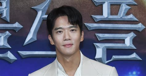 ‘뇌섹남 하석진 ‘두번째 고령자“ [포토엔hd]