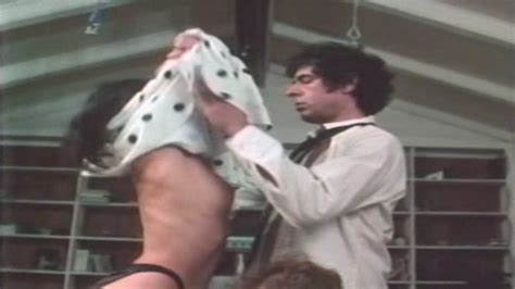 Laurie Smith Nuda ~30 Anni In Bad Girls Iv