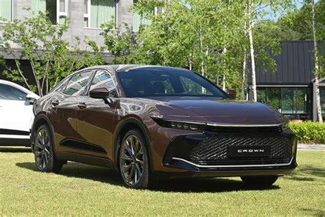 [시승기] 토요타 하이브리드의 방점을 찍는 플래그십 토요타 크라운 한국일보