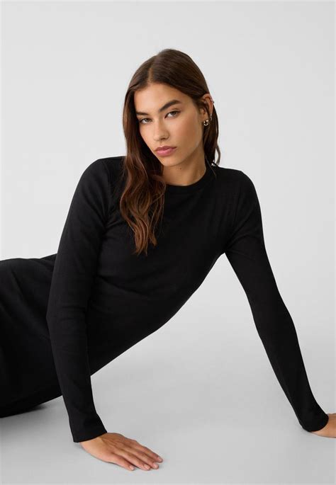 Georgina Rodríguez Se Desnuda Para Presentar El Nuevo Bolso De Guess Con Su Nombre