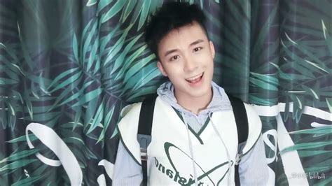 【小新】阳光男孩，阳光女孩 用颜艺打开《家有儿女》 Youtube