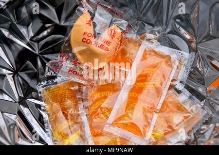 Yi Pin Condiment Packets Of Duck Sauce Soy Sauce And Mustard Sauce In