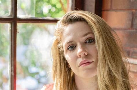‘colin From Accounts Star Harriet Dyer Joins Cbs Comedy Pilot ‘dmv