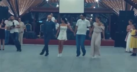 ქორწილში ჩაირთო მუსიკა და ეს ლამაზი წყვილი გამოვიდა საცეკვაოდ