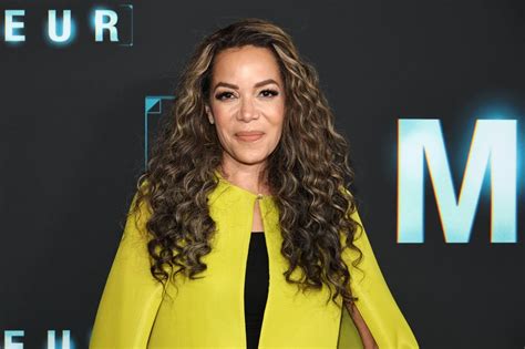 Who Is Sunny Hostins Husband Emmanuel Hostin All About The Orthopedic