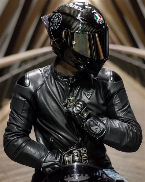 Фото Байкеров На Мотоциклах В Шлемах —