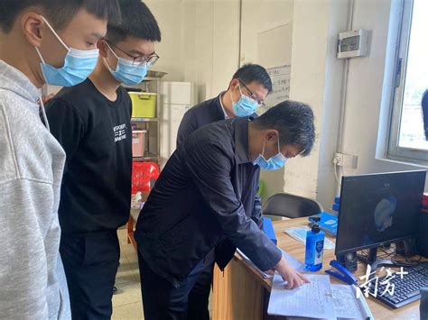 强化渔船管控、筑牢海上防线！肖勇科检查海岸线疫情防控工作管理民生肖勇科