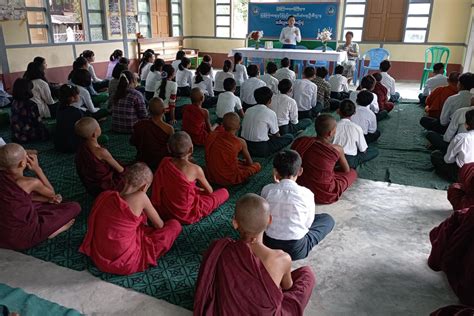 ပျော်ဘွယ်မြို့နယ်တွင် စာဖတ်ရှိန်မြှင့်တင်ရေးအသိပညာပေးဟောပြောပွဲနှင့