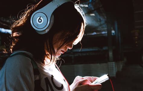 Girl With Headphones Wallpapers Top Free Girl With Headphones