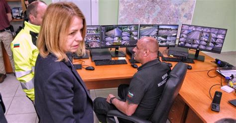 Фандъкова посети новия център Аварийна помощ и превенция Bgonair