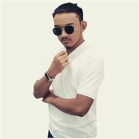 Farishazmir Mierui • Threads Say More