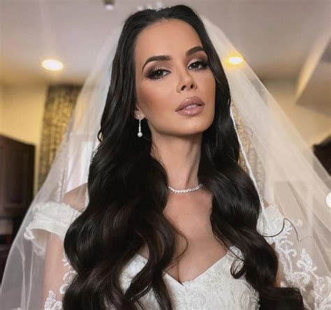 Сватба 24 карата Бизнесменът Динко Динев взе красивата Даниела на