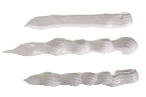 휘 핑된 크림 또는 흰색 배경에 고립 된 머 랭입니다 최고의 볼 수 있습니다 평면 배치 3가지 개체에 대한 스톡 사진 및 기타 이미지 3가지 개체 개체 그룹 거품