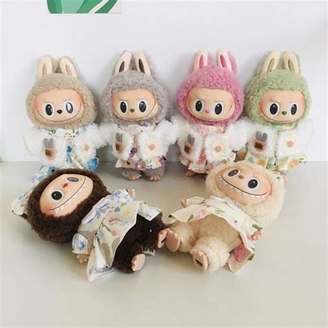 ตุ๊กตาลาบูบู้ ชุดlabubu Stke ดอกไม้พิมพ์ลาย เสื้อเบลาส์ อุปกรณ์เสริมของเล่น กระโปรงยกทรงสตรี