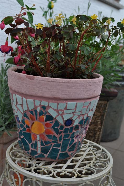 Diy Mosaic Flower Pots At Melvin Odle Blog