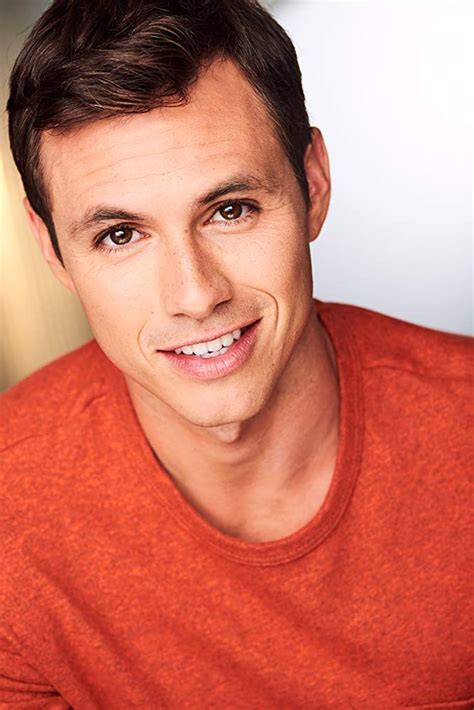 Ray Tezanos Biografía Mejores Películas Series Imágenes Y Noticias