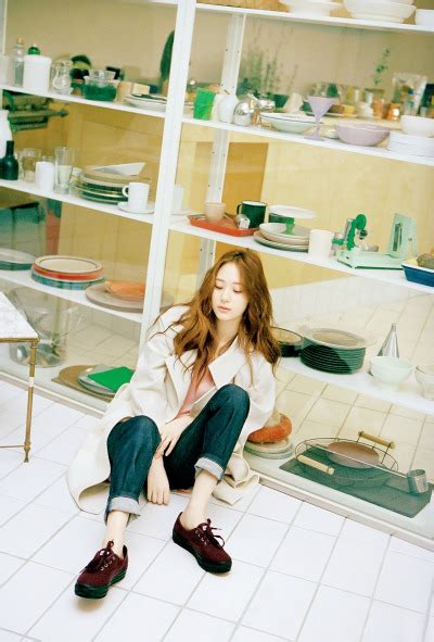 [magazine] F X Krystal Nylon Magazine October I Tumbex