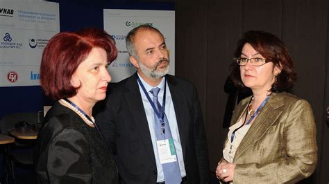 Младенов Всеки трябва да си зададе въпроса социално отговорно ли е поведението ни Новини бг