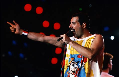 Freddie Mercury Singer Performance Wallpaper Hd Music 4k Wallpapers