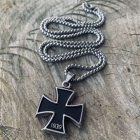 Mendel Mens Stainless Steel 1813 1949 Ww2 German Iron Cross Pendant