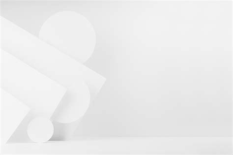 부드러운 빛의 선 각도 프리젠테이션 화장품 또는 상품 디자인 복사 공간을 위한 단순한 현대적인 그래픽 스타일의 비행 원이 있는 기하학적 추상적인 흰색 무대 모형 가벼운에