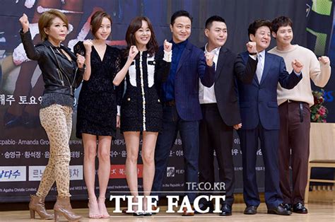 TF포토 월드스타 김윤진 19년 만에 안방극장 복귀해요 포토 기사 더팩트