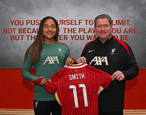 Liverpool Fc Women Complete Signing Of Olivia Smith Liverpool Fc