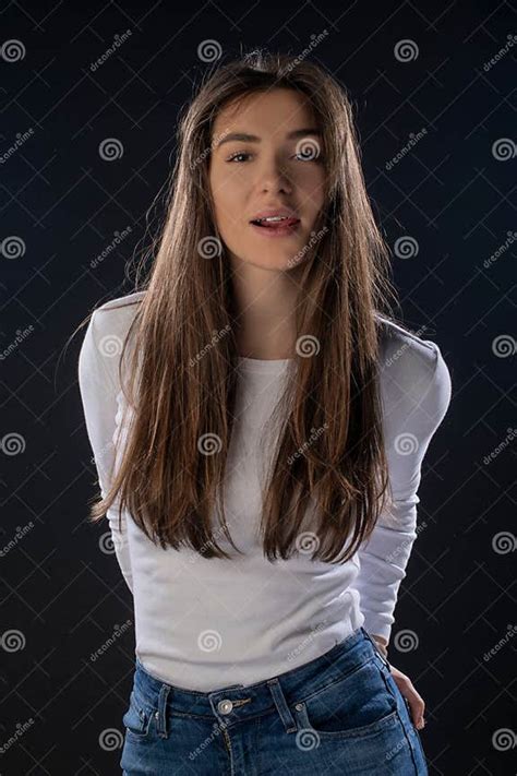 Orinando De Chicas En El Estudio Imagen De Archivo Imagen De Ella