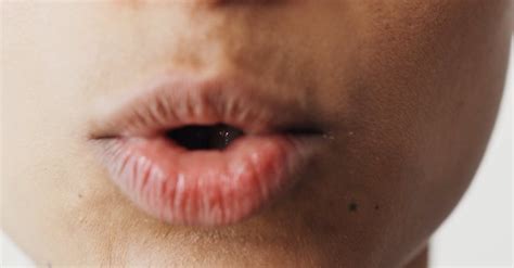 감정 개인 관리 관절 노래하는 립싱크 말뿐인 말하는 목소리 발음 비언어적 사람 소리 소통 수직 비디오 스킨케어 아름다움 애니메이션 언어 언쟁