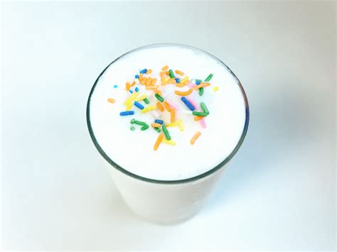 밀크쉐이크만들기 홈카페 레시피 바닐라 아이스크림으로