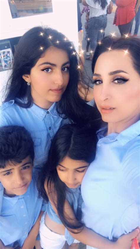 شاهدى هند القحطانى بزى الهالوين المثير للجدل