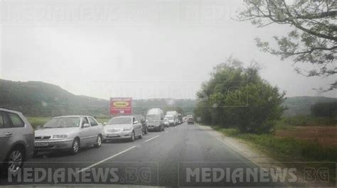 Пътен инцидент на Е79 преди Ребърково е блокирал движението в двете посоки