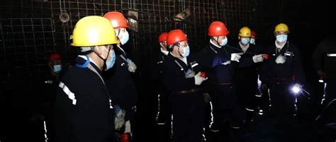 公司执行董事 党委书记马乡林到灵露矿检查指导工作管理工作扎煤情况