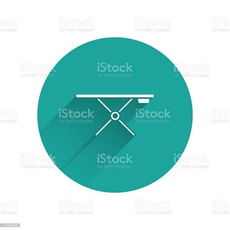 긴 그림자로 격리 된 흰색 다리미판 아이콘입니다 녹색 원 버튼입니다 벡터 일러스트레이션 가사 집안일에 대한 스톡 벡터 아트 및 기타 이미지 가사 집안일 가정 생활