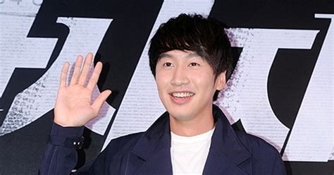 [포토] 이광수 특유의 사람 좋은 미소지으며~