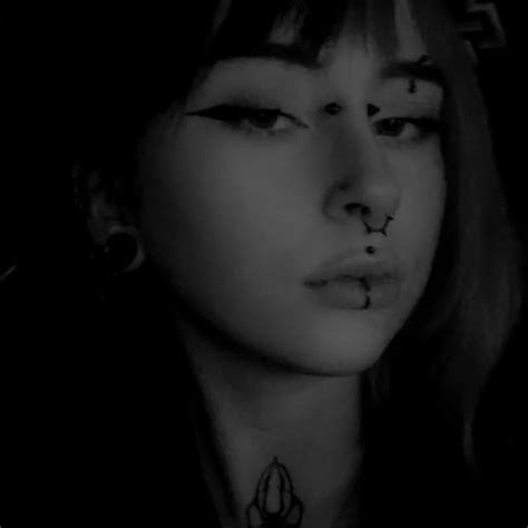 Bea🔪🖤 Ground Gremlin • Threads Say More