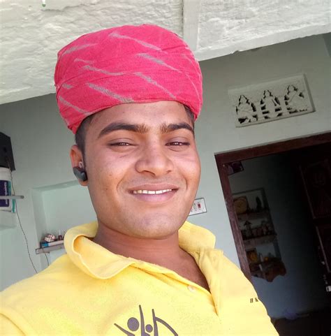 कमल बौद्ध