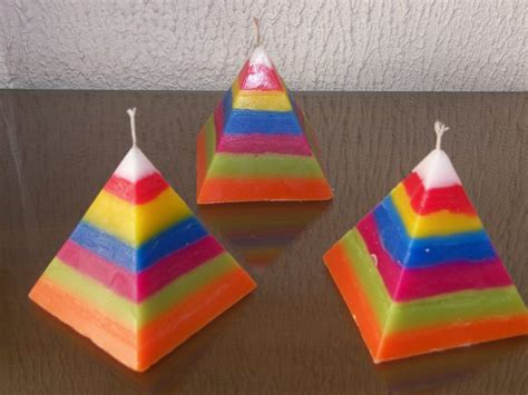 Objeto Com Forma De Piramide BRAINCP