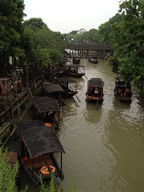 乌篷船听雨眠一蓑烟雨枕江南