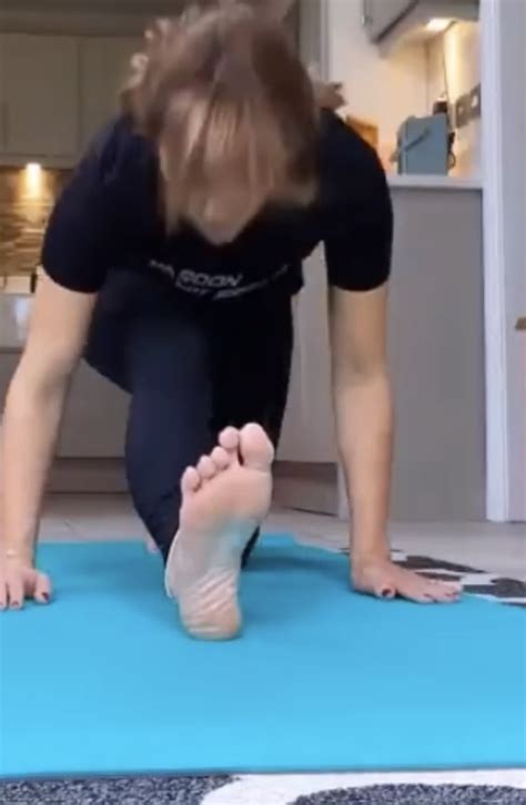 Samia Longchambons Feet