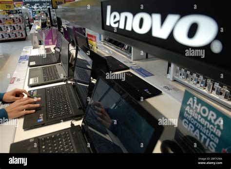 Lenovo Thinkpad Hi Res Stock Photography And Images Alamy