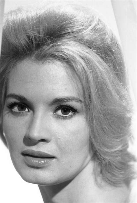 Angie Dickinson Fotka